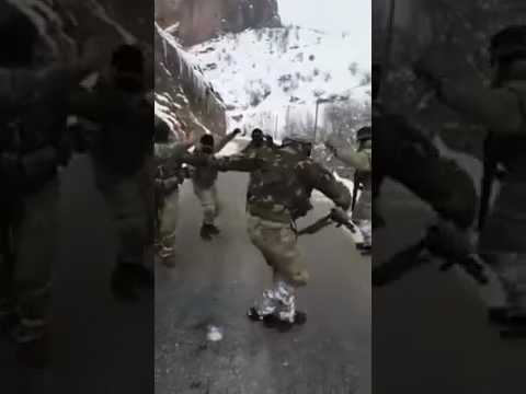 Ankara Havası askerler yol ortasında