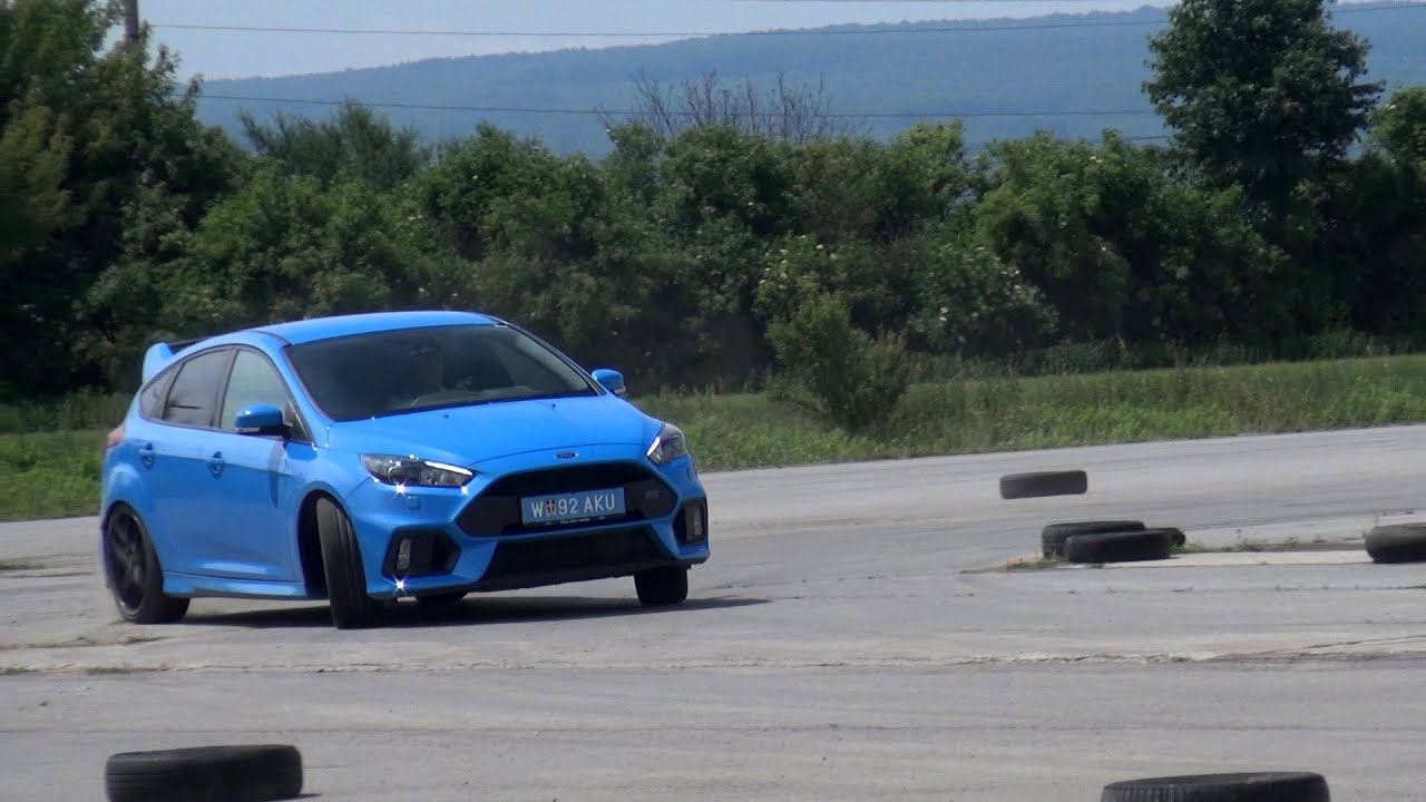 Ford Focus RS MK3 - Drifting, Revs, Onboard Sound - YouTube