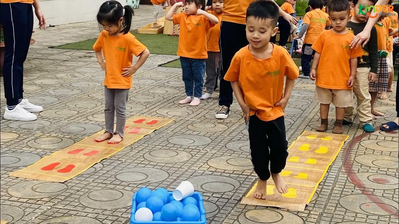 Chúng cháu vui khỏe 2023: Bật theo dấu chân và di chuyển theo đường zic zắc - Khối MG 3-4 tuổi ...