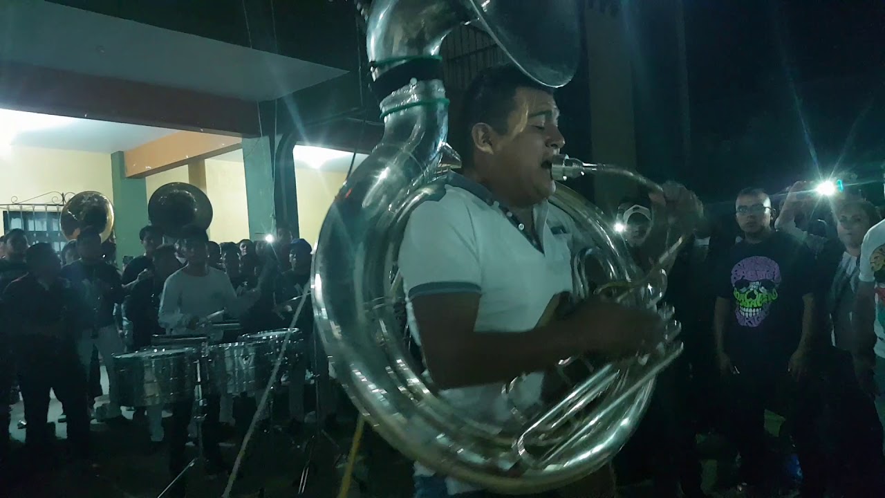 Rango tubas de fuego - Banda Misteriosa - YouTube