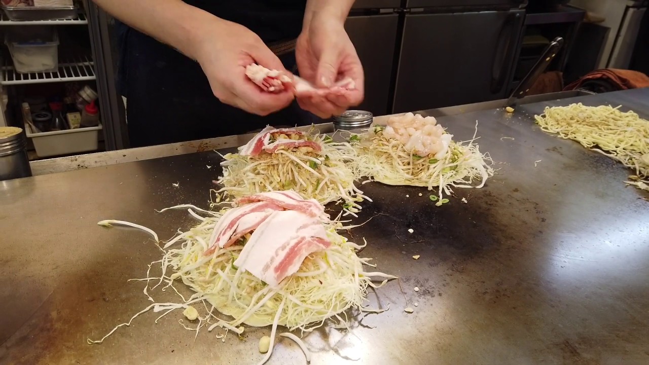 TRYING LEGIT OKONOMIYAKI IN JAPAN | OKONOMIMURA, HIROSHIMA - YouTube