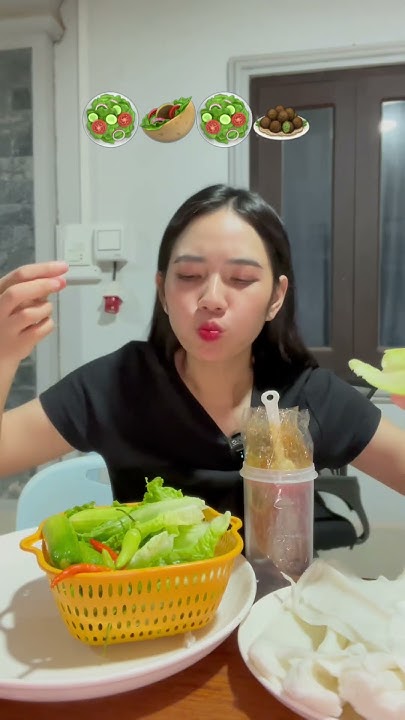กินตามอิโมจิ🥗🥙🥗🥙 #quang #food #nguyen #eating #hoang #ice - YouTube