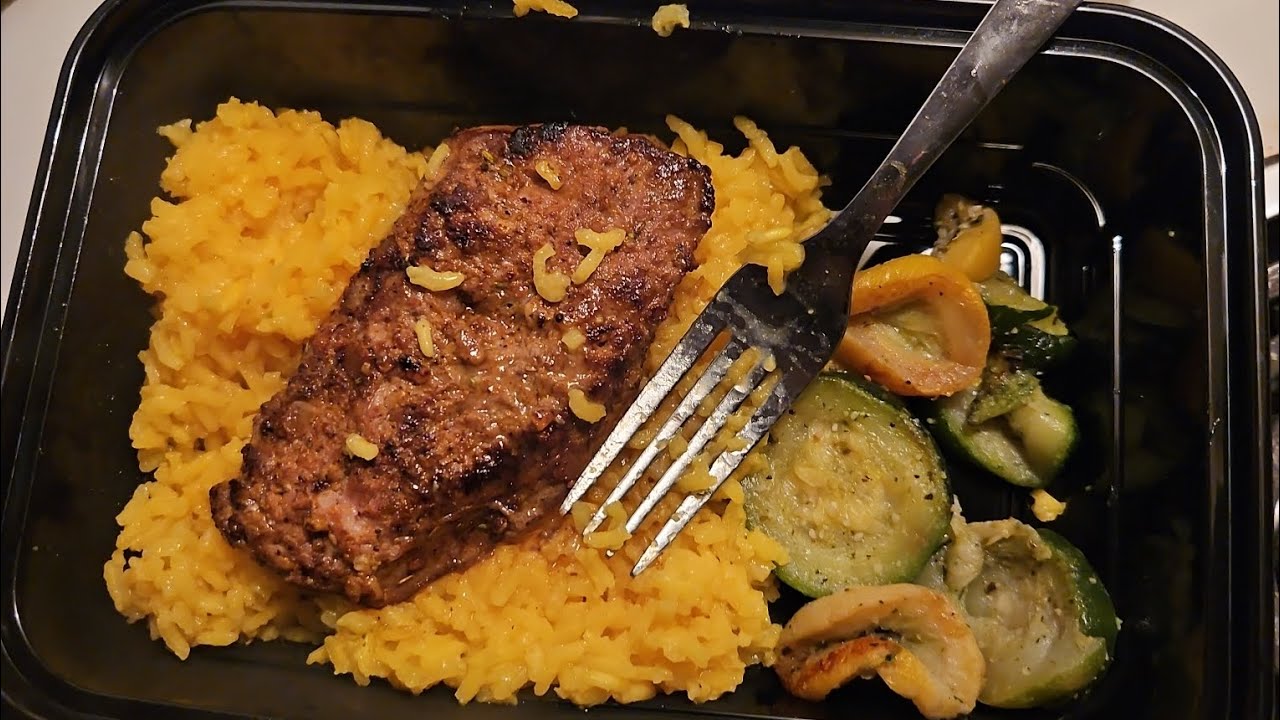 Cooking with Gabbo The Fabbo: Steak Rice & Zucchini Edition - YouTube