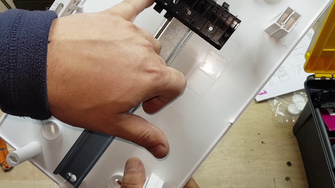 Bara de NUL Hager Quick Connect merge si in alt tablou? - YouTube