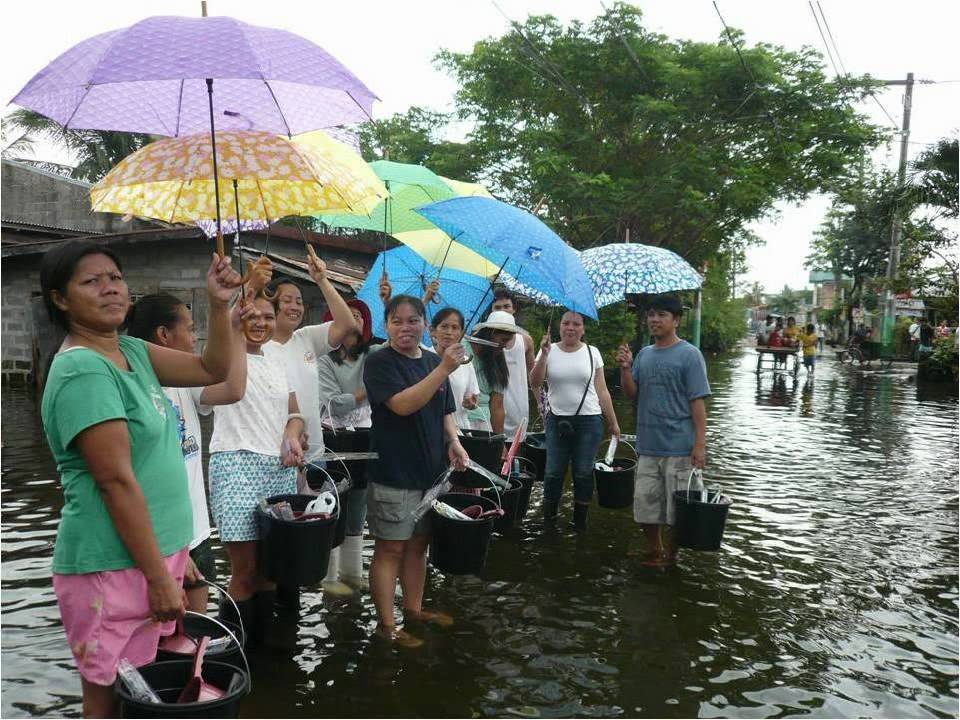 Typhoon Ondoy Relief Operation in Cabuyao, Laguna - YouTube