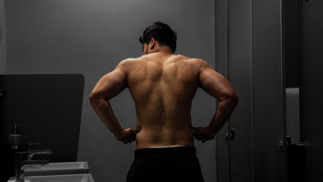 Natural bulk Day 17 - Back, Rear delt and Traps - YouTube