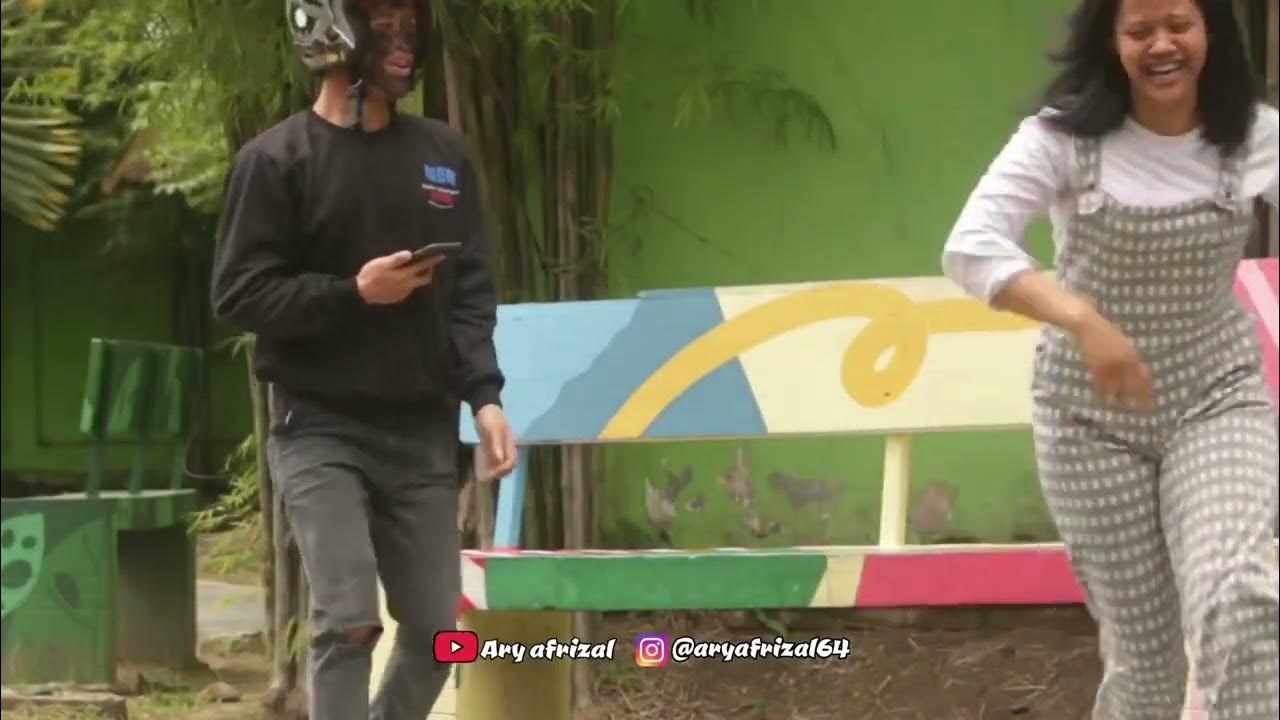 PRANK SURUH BUKA EHLEM ! PAS DI BUKA EH MALAH DI SIRAAR PART 2 DENI ISFANDI - YouTube