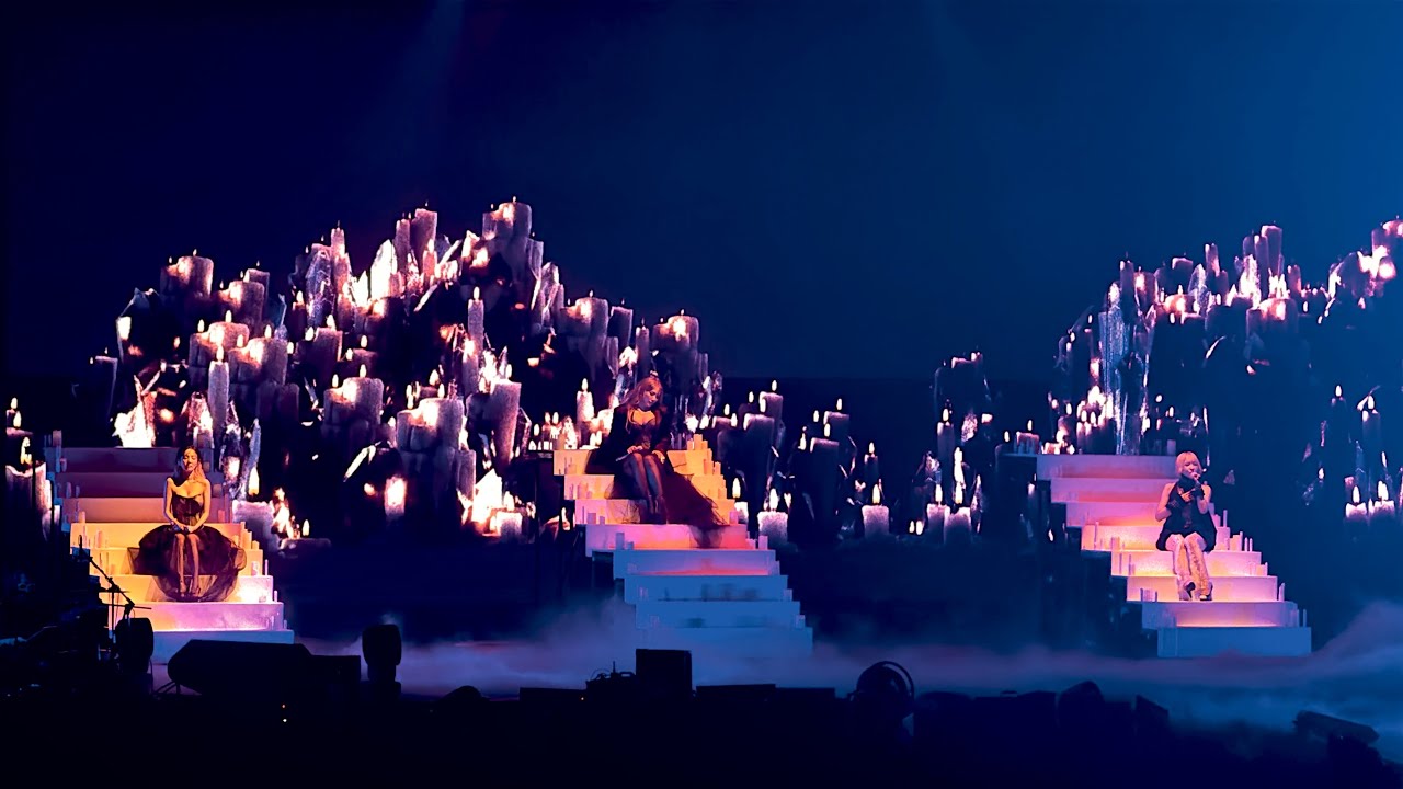 2NE1 LONELY - Welcome Back Tour Manila Mall of Asia MOA Arena - YouTube