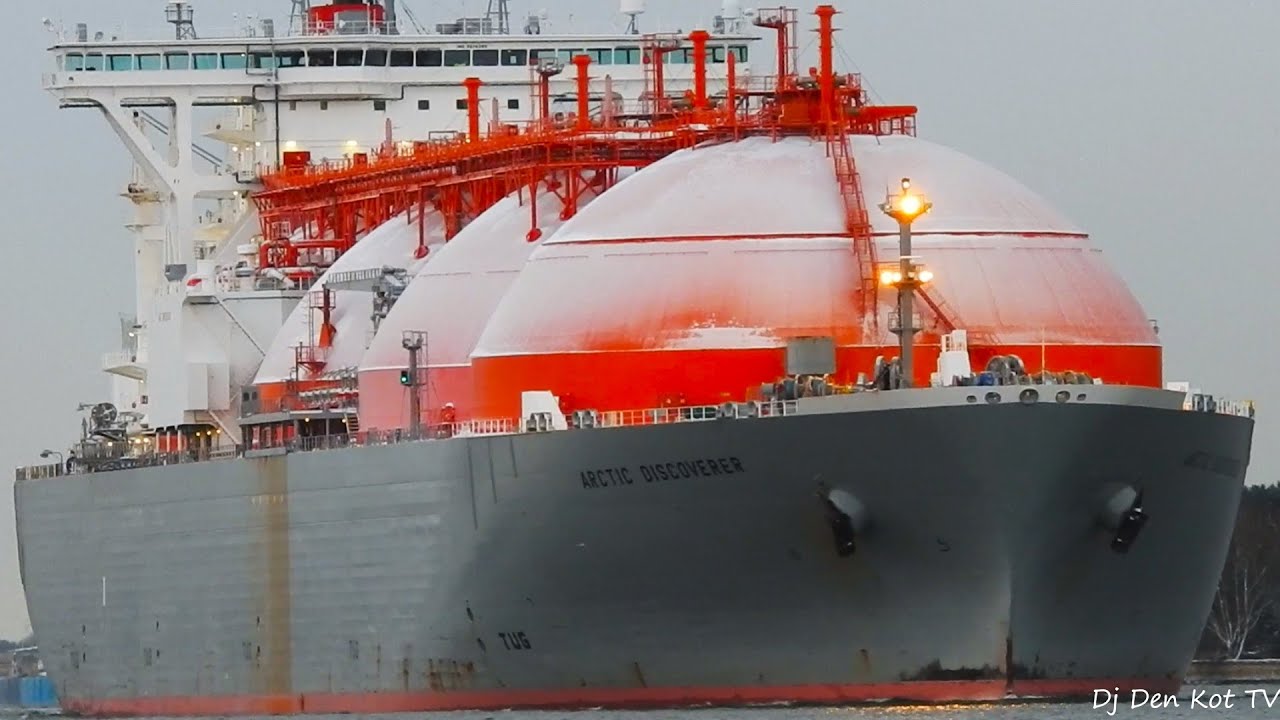 Arctic Discoverer (LNG Tanker) leaving Klaipeda Port - YouTube