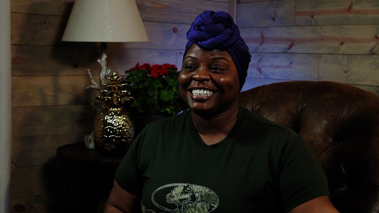 Tyeshia M. Talks about her Dental Crown - YouTube