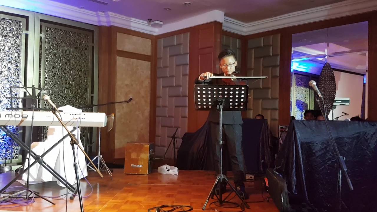 Ralph playing violin - YouTube