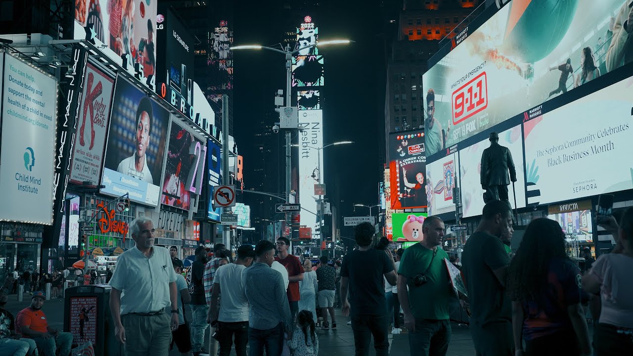 Times Square // Sony A7iii (HLG3) - YouTube