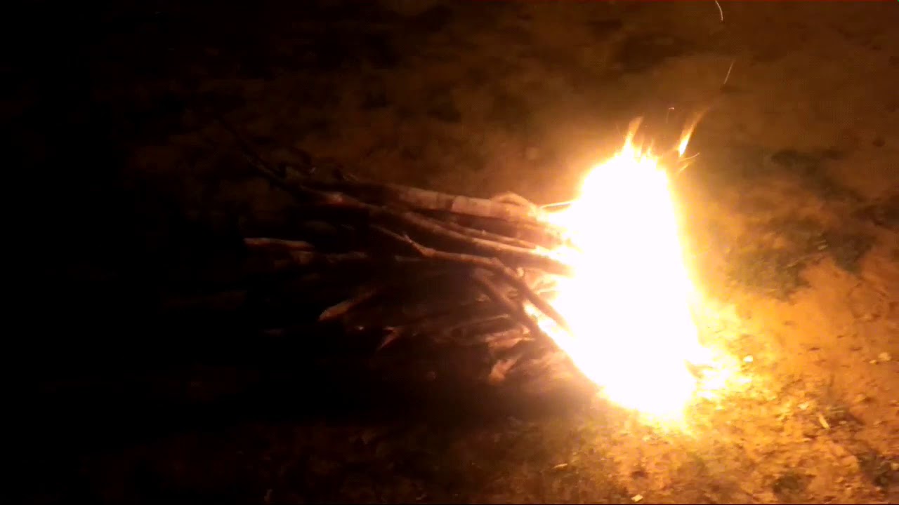 Como é feita as fogueiras das festas juninas? - YouTube