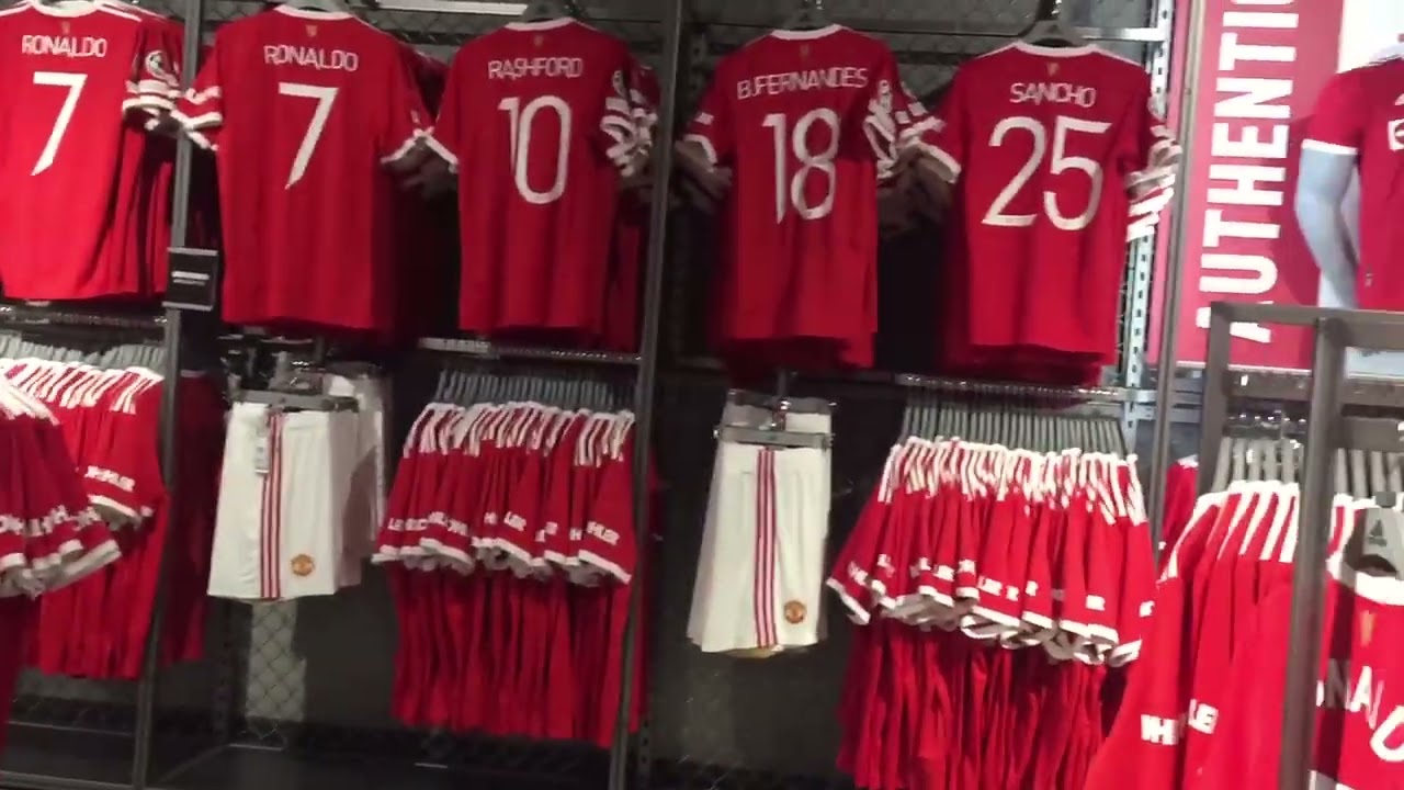 Manchester United Megastore #manchesterunited #manunited #mufc Inside ...