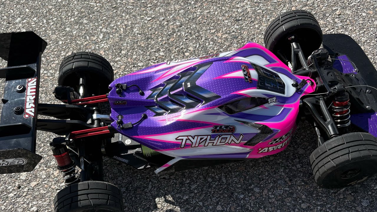 TYPHON TLR STRETCHED 105 mph - YouTube