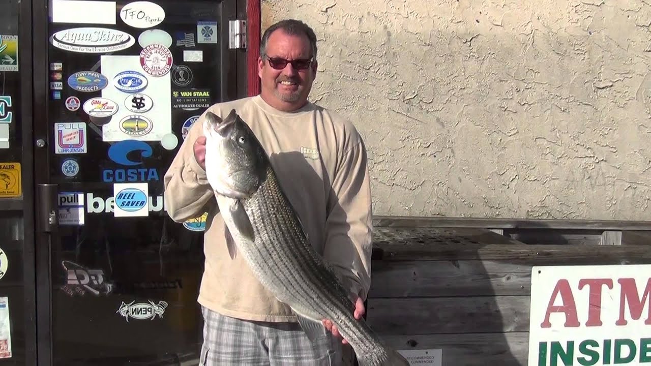 11 18 13 Mike Lenz 22 Pound 4 Ounce Bass - YouTube