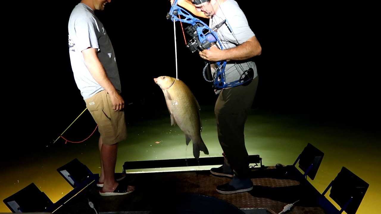 I went Bowfishing with MULLET MAN - YouTube