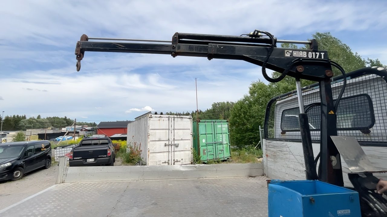 Köp Flakbil Mercedes-Benz Sprinter 315 CDI med HIAB-kran 017 T på ...