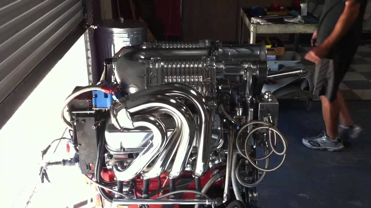 Twin Supercharged Marine Engine cold start oil psi delay! - YouTube