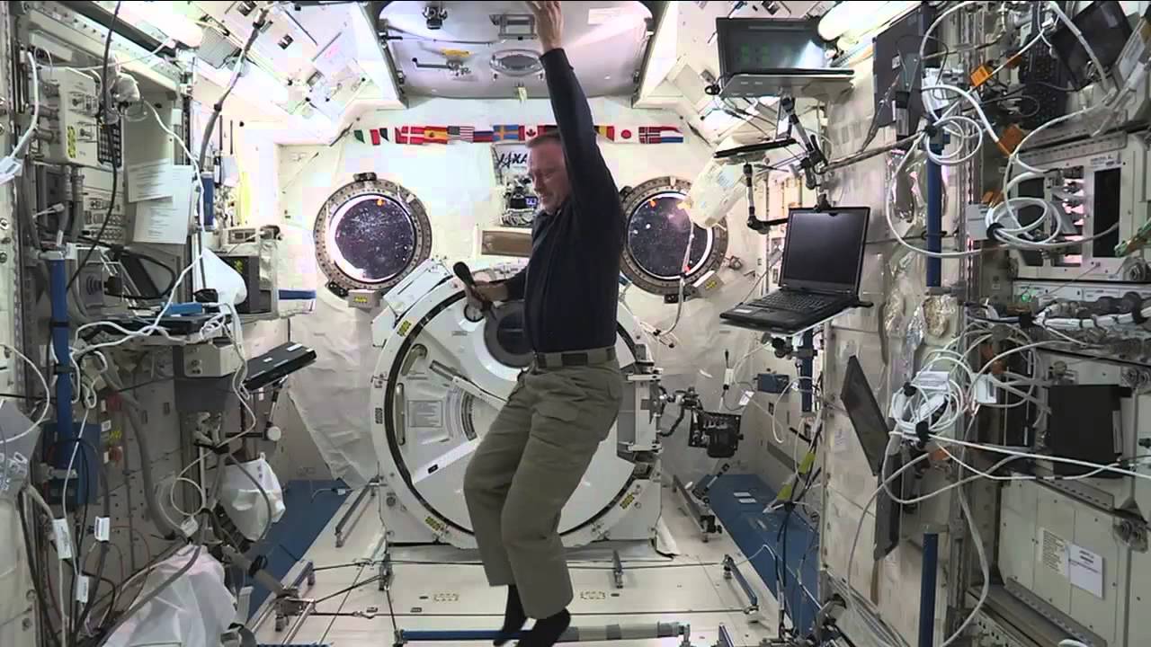 ISS Commander talks sports with ESPN - YouTube