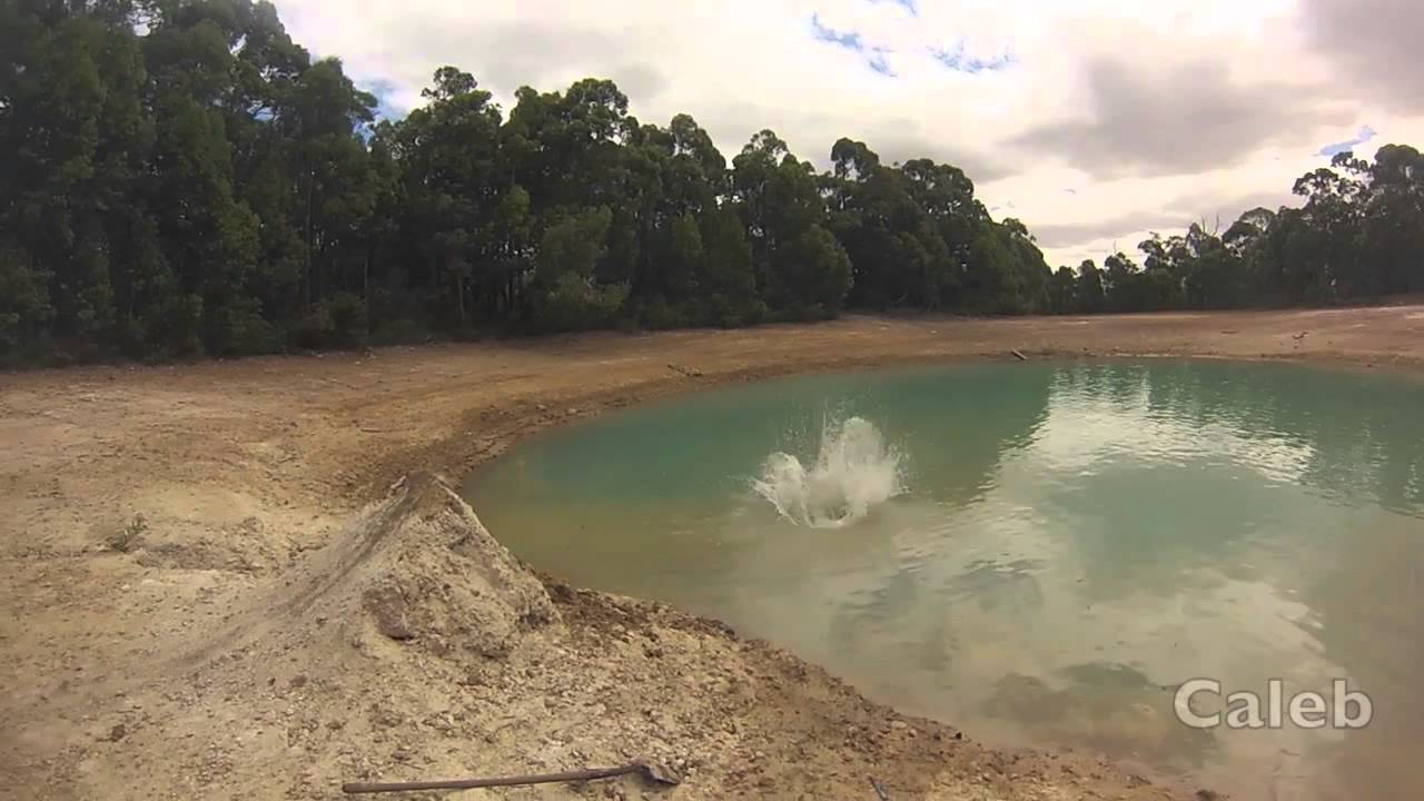 Dam Jumping Australia Day Weekend - YouTube