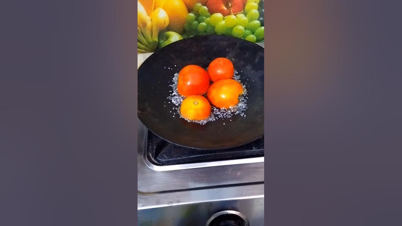 Tawe par tamatar daal diya Viral hack #cookingtips #kitchenhacks #kitchentips #food # ...