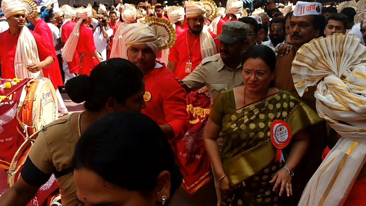 Ganpati Visarjan miravnuk in Pune 2017 || Presence of Pune Mayor Mrs ...