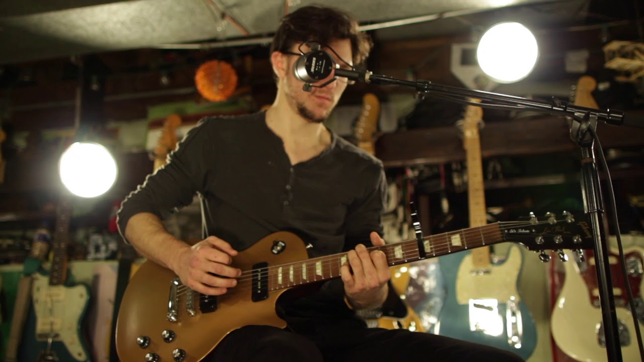 I'm on Fire by Max Williams (Live at DZ Records) - YouTube