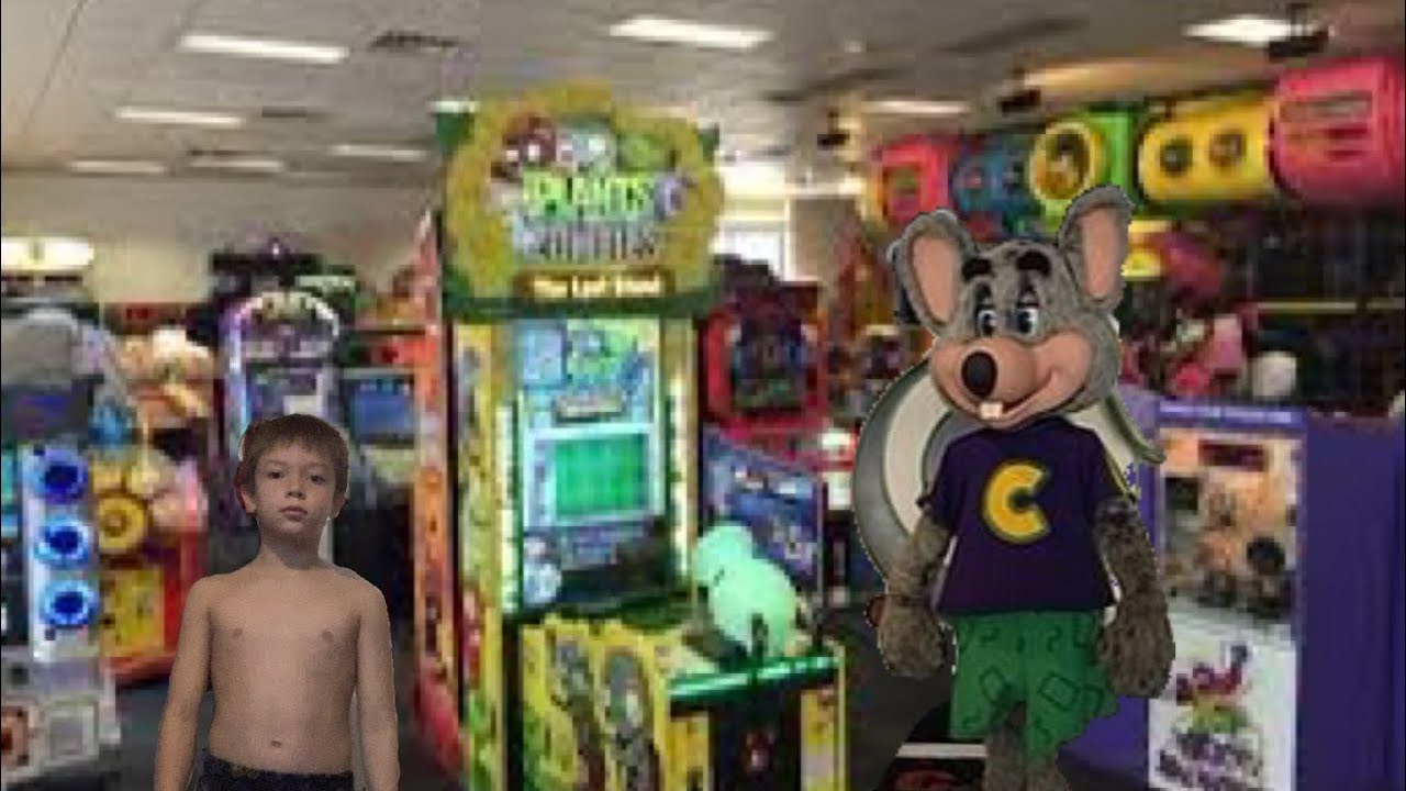 SCARY CHUCK E CHEESE 3AM - YouTube