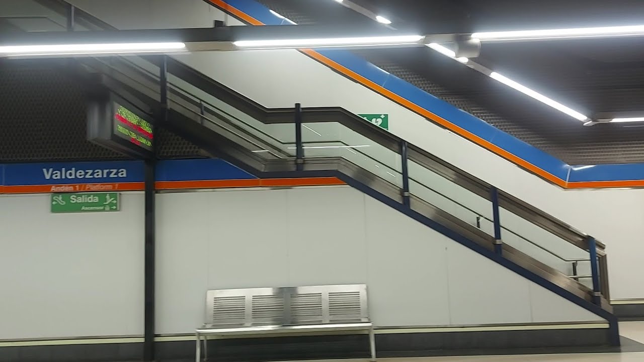 Metro de Madrid (Linea 7) Valdezarza - Francos Rodríguez - YouTube