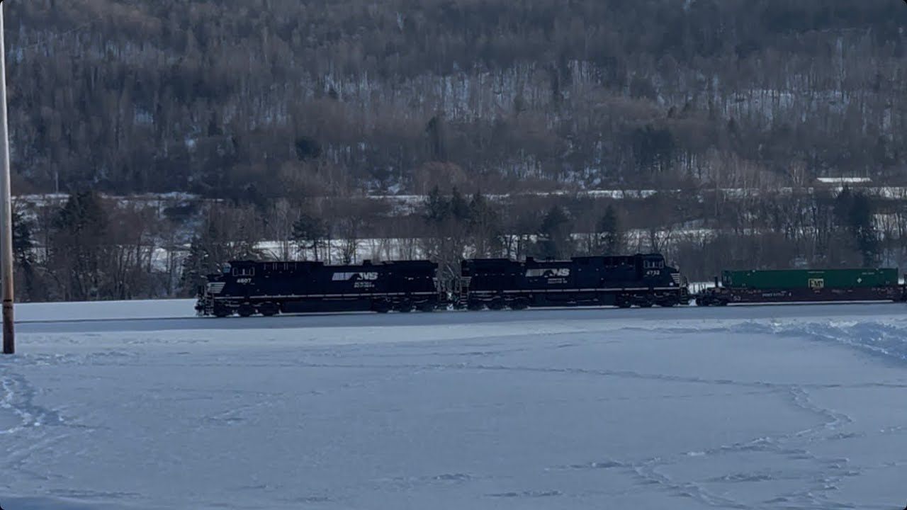 NS 18R passes through Otego with a DPU - YouTube