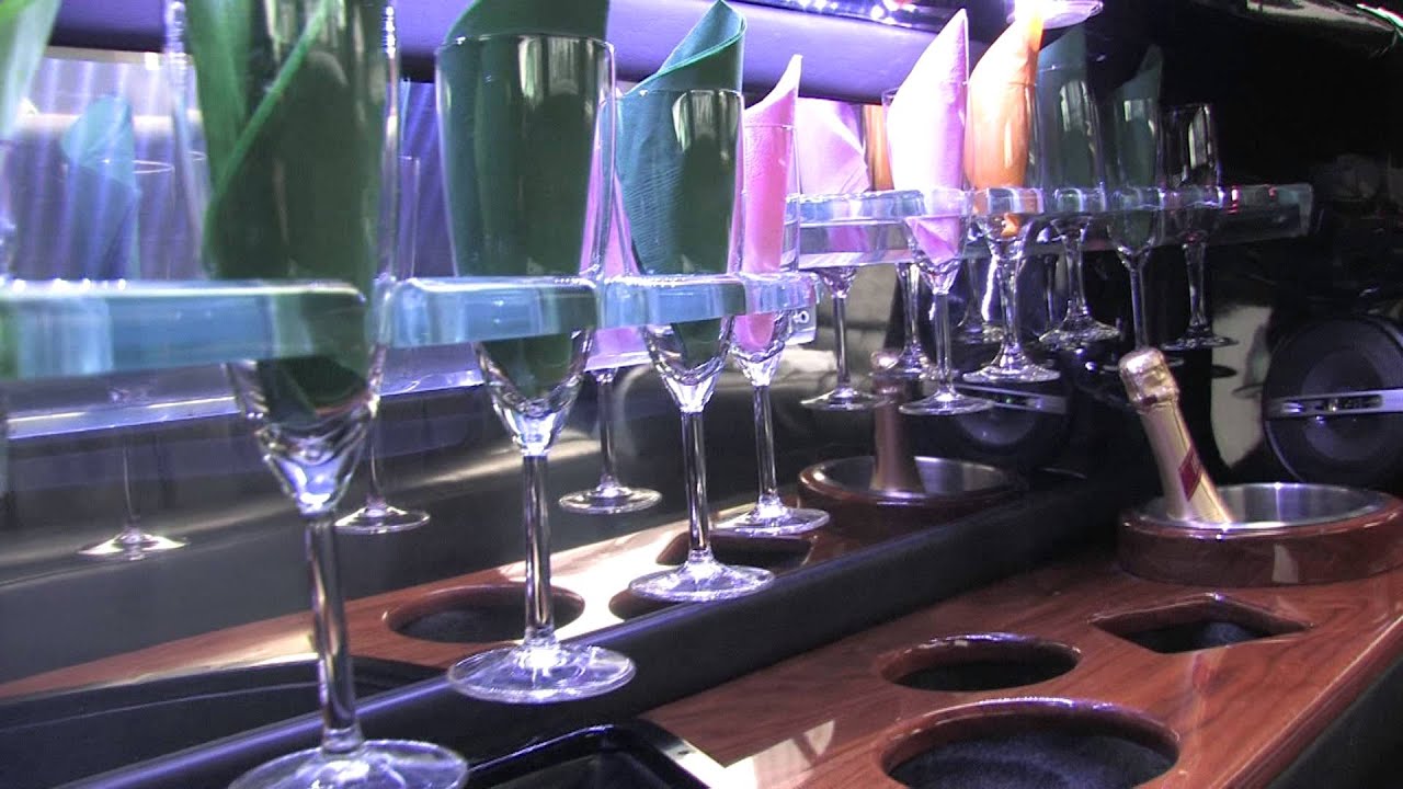 AM PM Limo Calgary: Lincoln Ultra Stretch - Black - YouTube