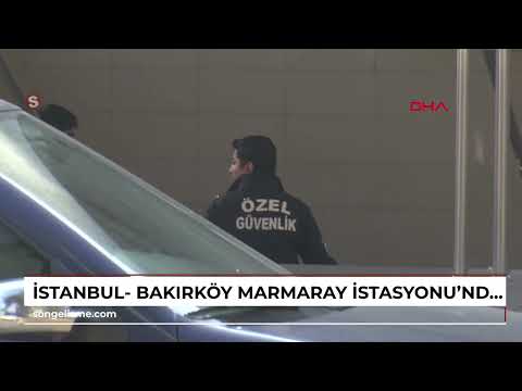 İstanbul- Bakırköy Marmaray İstasyonu'nda trene binmek isterken ayağı sıkışan yolcuyu görevliler ...