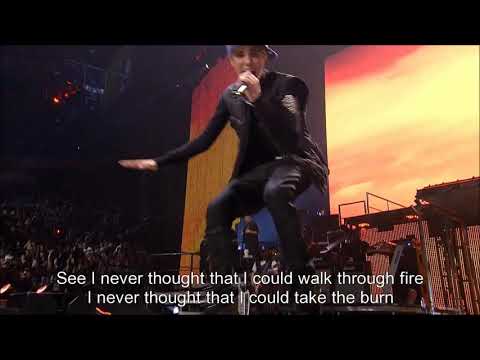 Justin Bieber - Never Say Never ft. Jaden Smith live show (best hit )