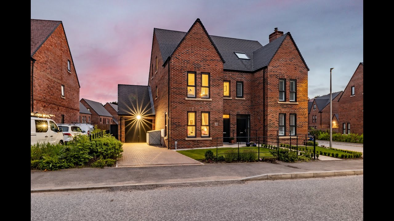 32 Mara Drive, Oakmere CW8 2FT - YouTube