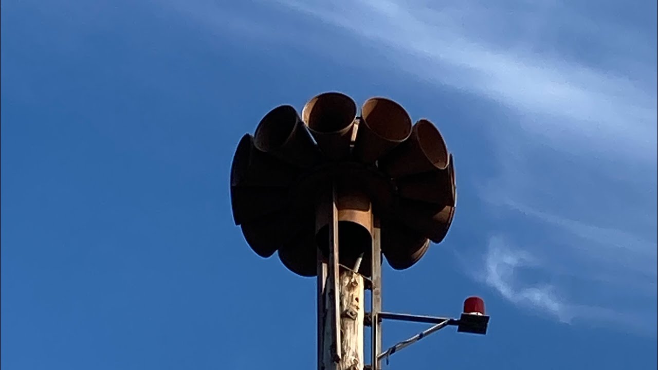 Federal Signal STH-10 Siren Test - Short Attack - Hammondsport, NY ...