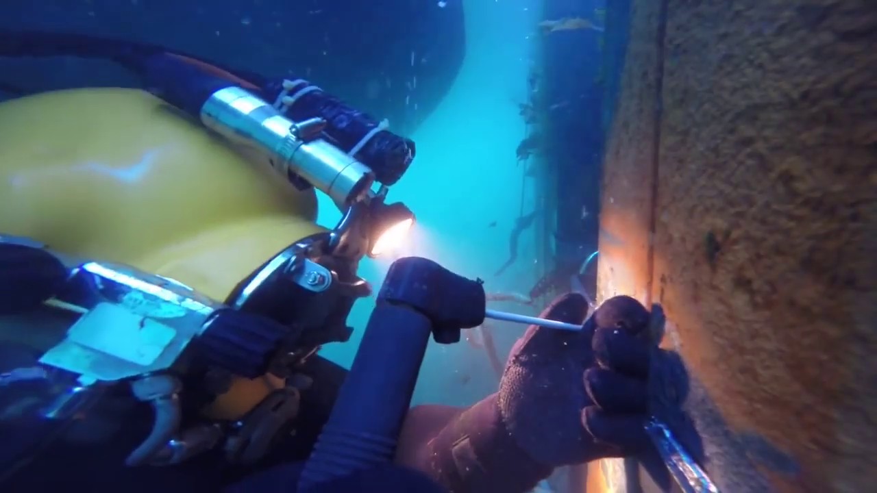 Soldagem Subaquática/Underwater Welding - YouTube