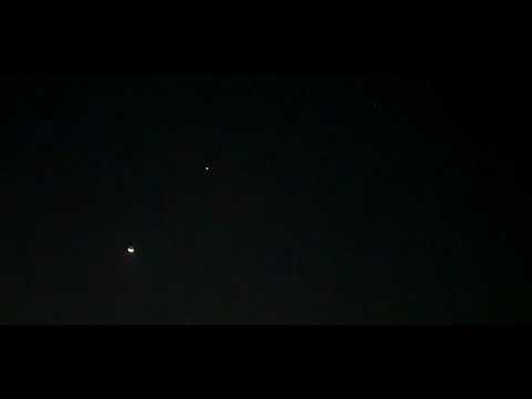 A Strange Fast Moving Object Beside The Moon 🌙 Venus And Other Planets ...