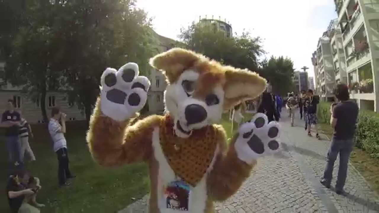 Fursuitwalk Eurofurence 19 - YouTube