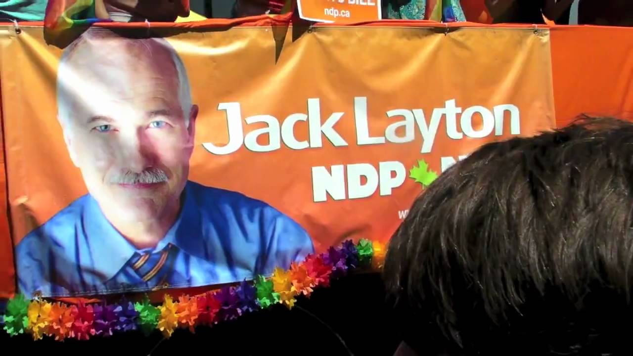Jack Layton (NDP) at Toronto Pride Parade 2010 - YouTube