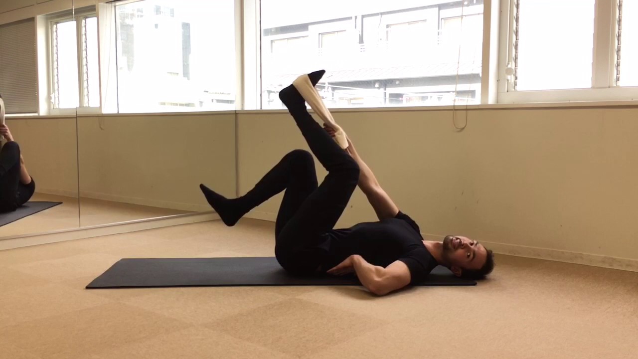 Super Effective! Lying Down Hamstring Stretch (Towel version) - YouTube