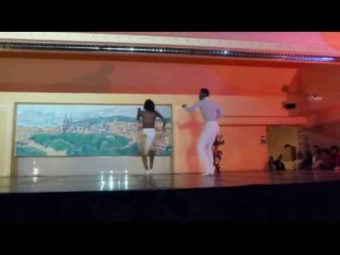 Show Agustin y Marie Claire Williams @ BurgoSalSon 2013