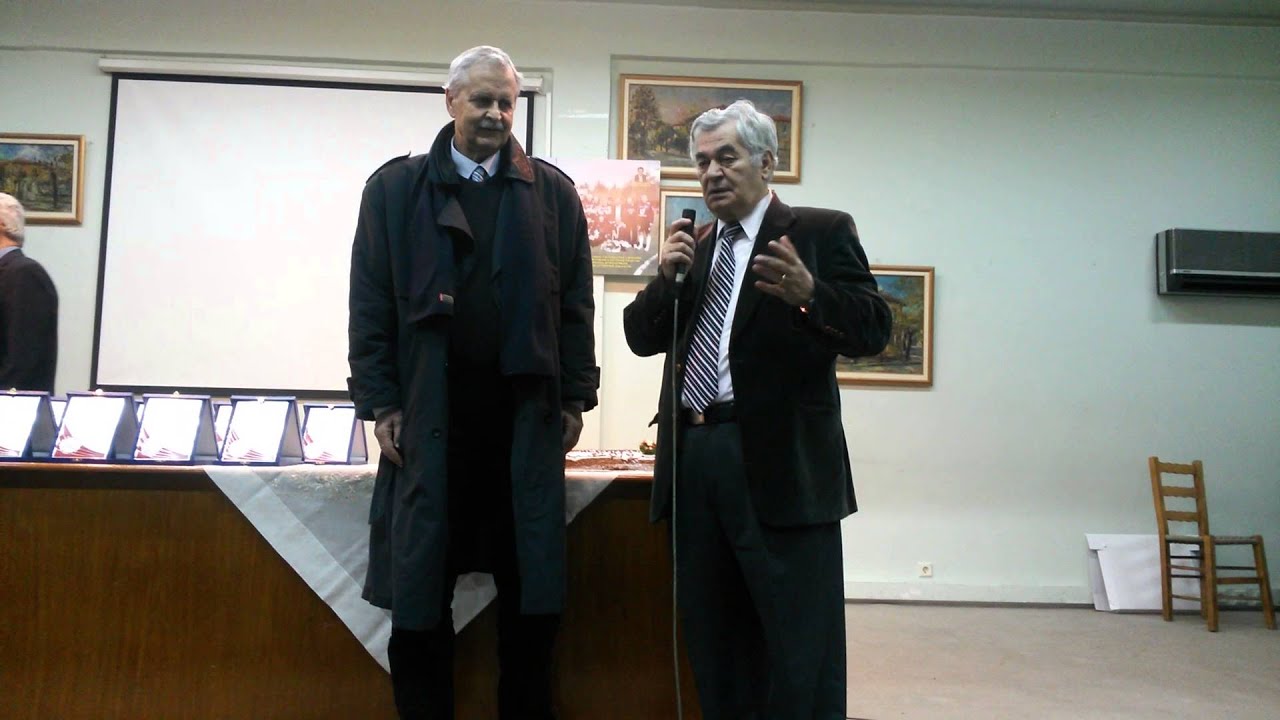 Οι Παλαίμαχοι Ν.Φιλαδελφειας εκοψαν την πίτα τους - YouTube