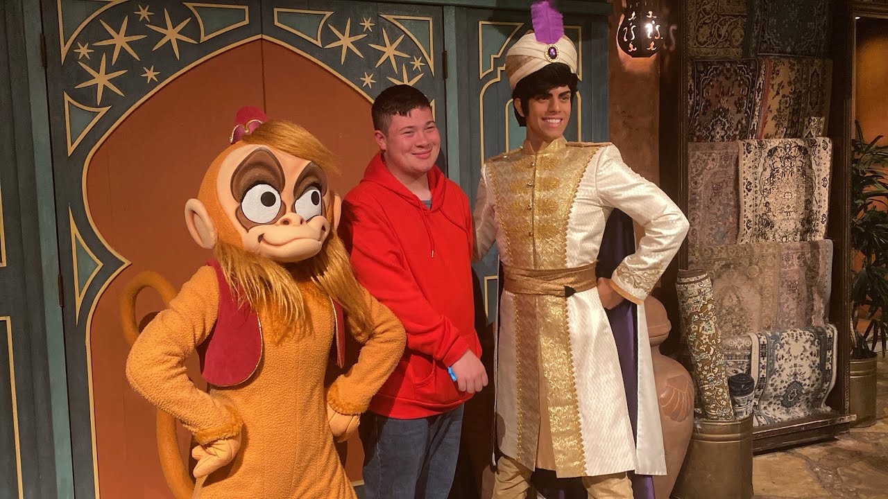 Aladdin and Abu meet and greet - YouTube