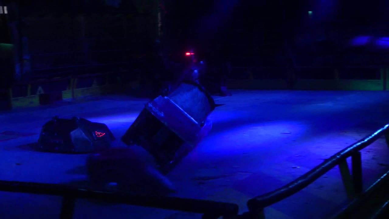 Robot Wars Winter Tour 2013 - Ka-Pow! & Weird mAlice vs Gravity 5.3D ...