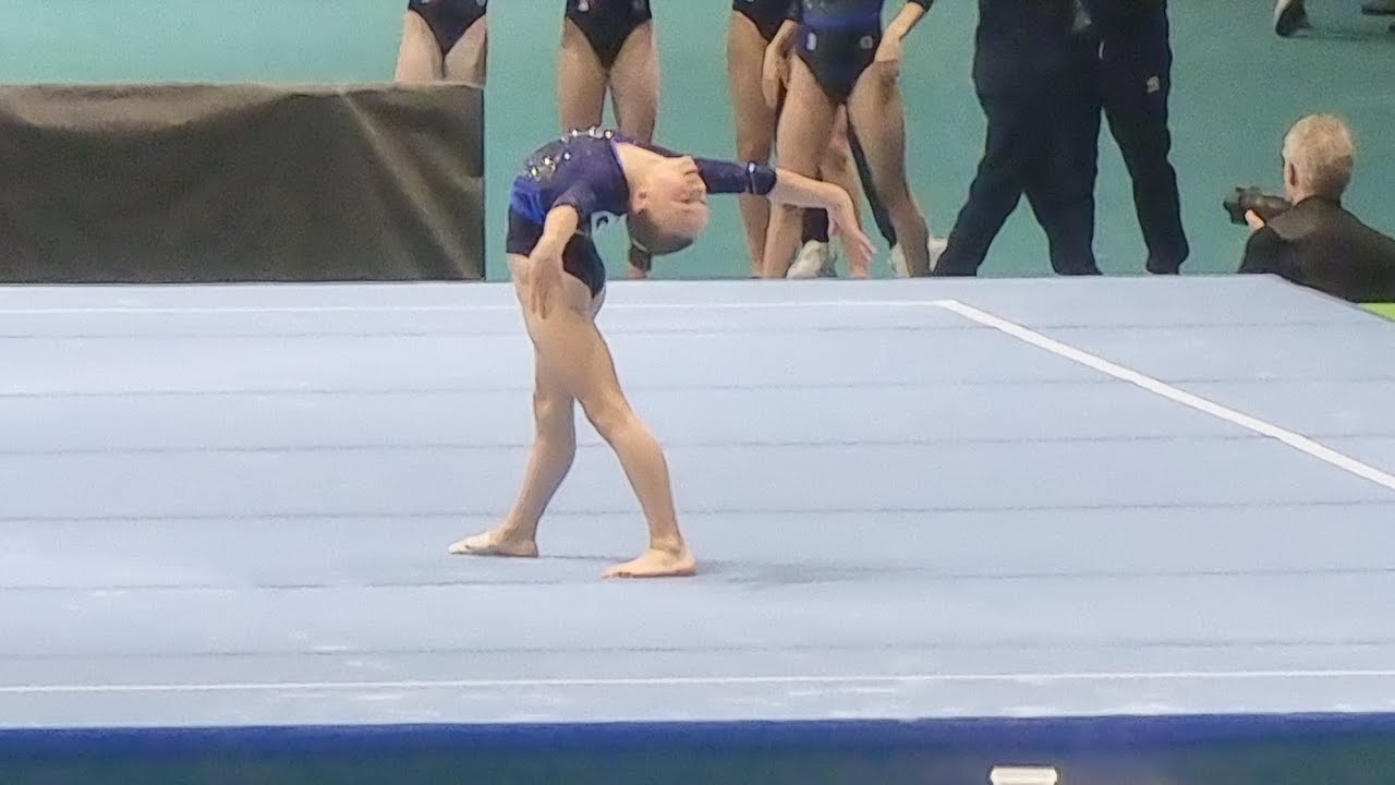 Perla Denechere 🇫🇷 - 12,933 Floor - Sol - European championships 2024 ...