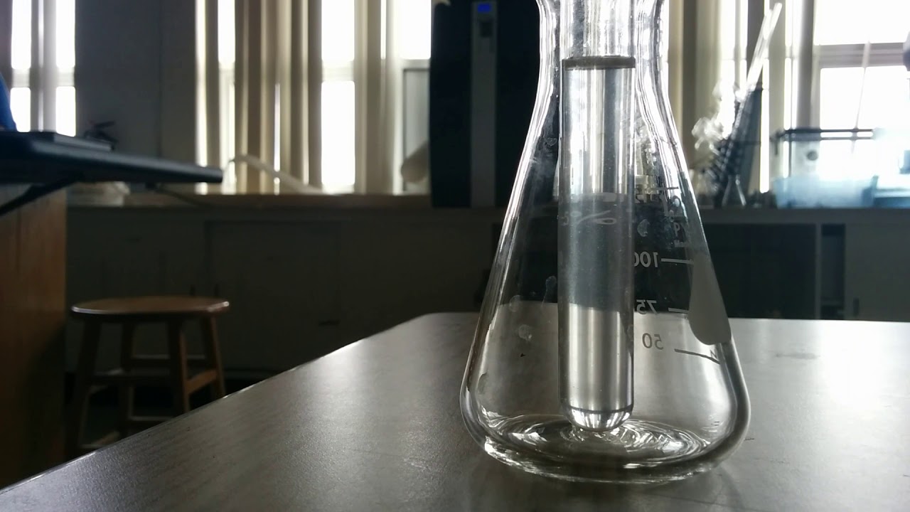 Supersaturated Sodium Acetate Crystallizing - YouTube