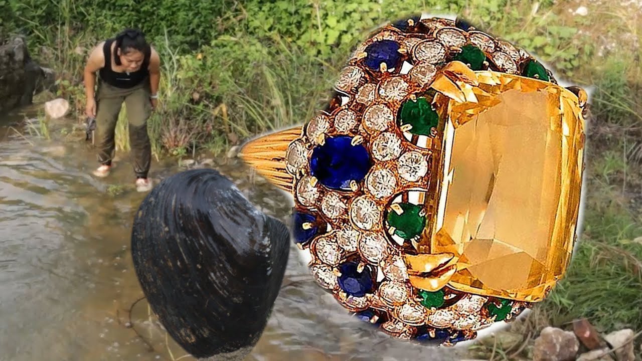 🔥🔥 The girl opened the mutated clam and was surprised to see a ball of ...