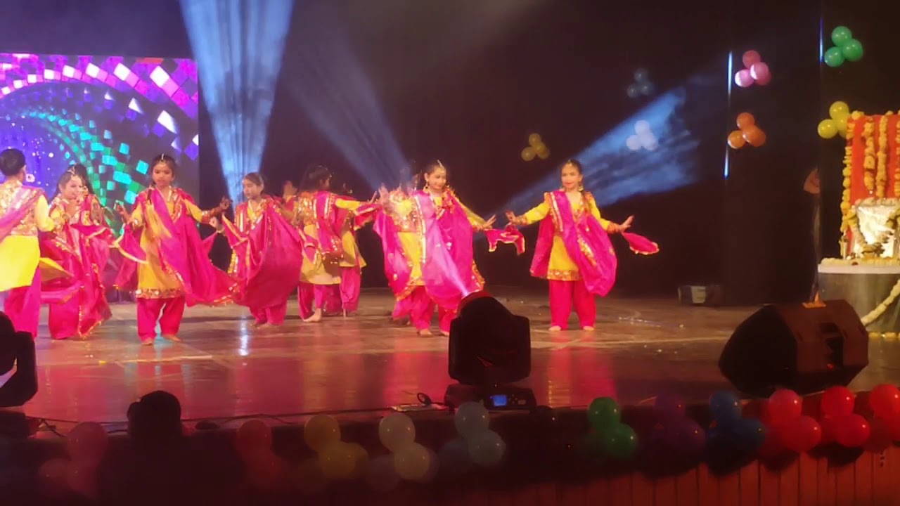 Punjabi Gidha Dance - YouTube