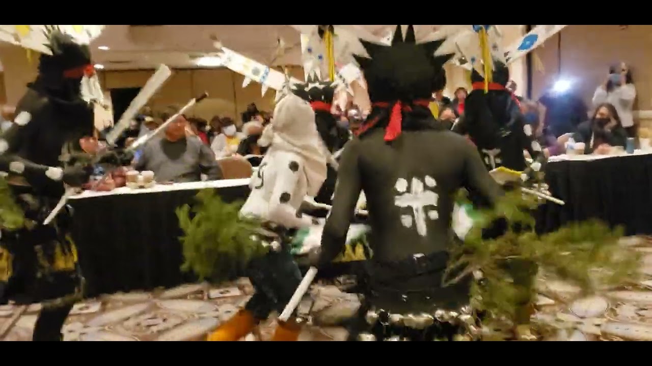 Apache crown dancers - YouTube